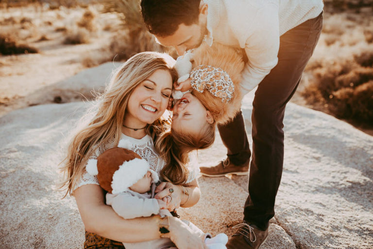 8 Simple Prompts for Natural Family Poses - The Milky Way
